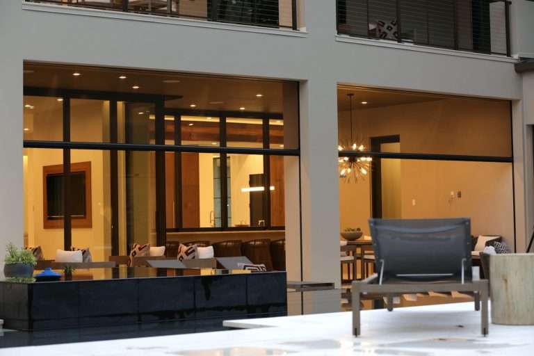 Wizard Motorized Retractable Screens – Control with Ease