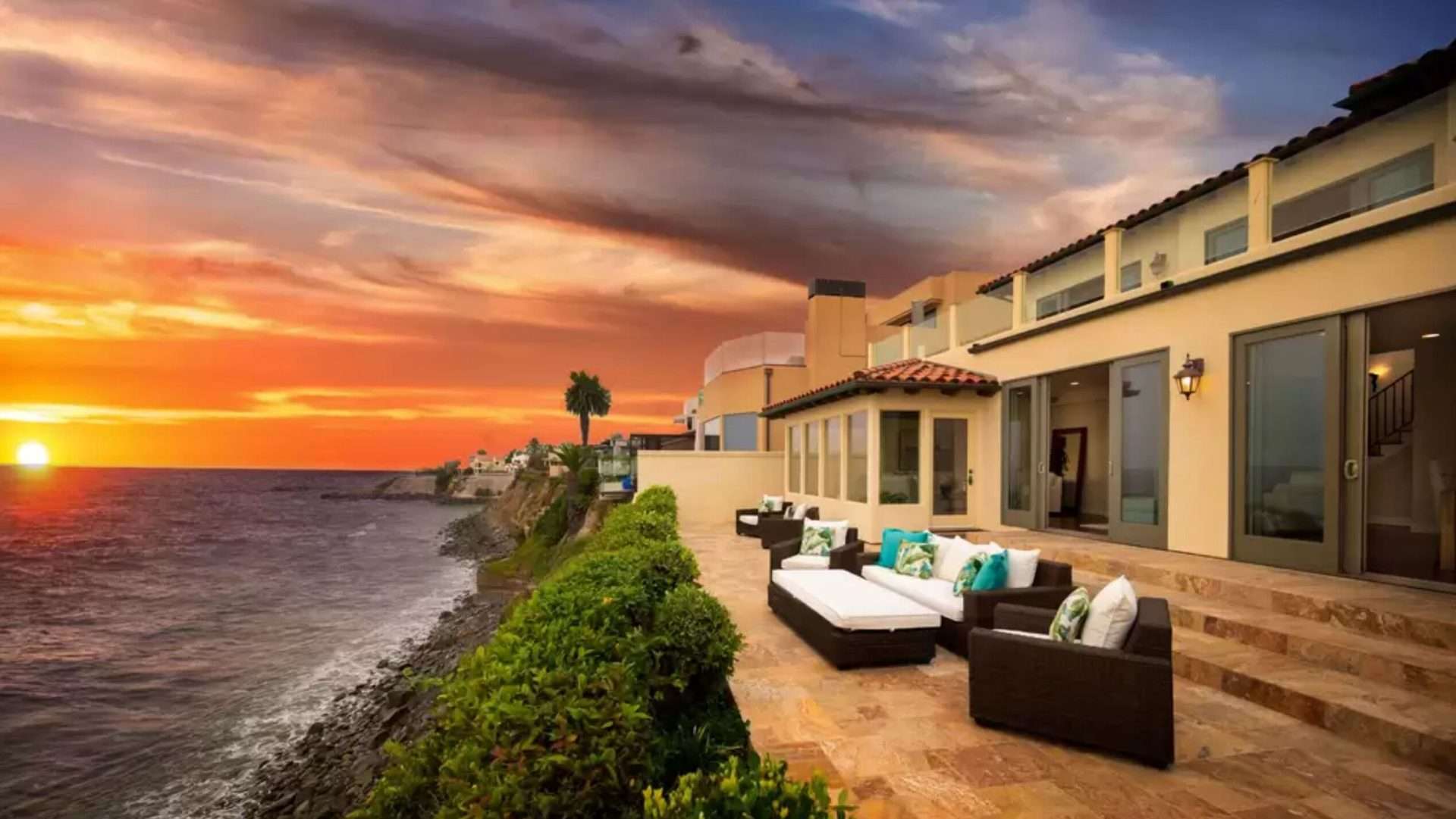 Comparing Manual vs Motorized Retractable Screen Doors