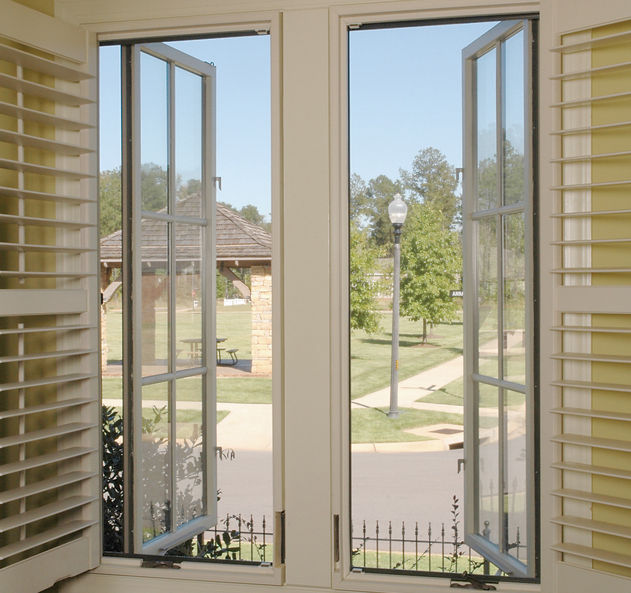 San Diego Window Screens - Custom & Quality | Breeze Screens