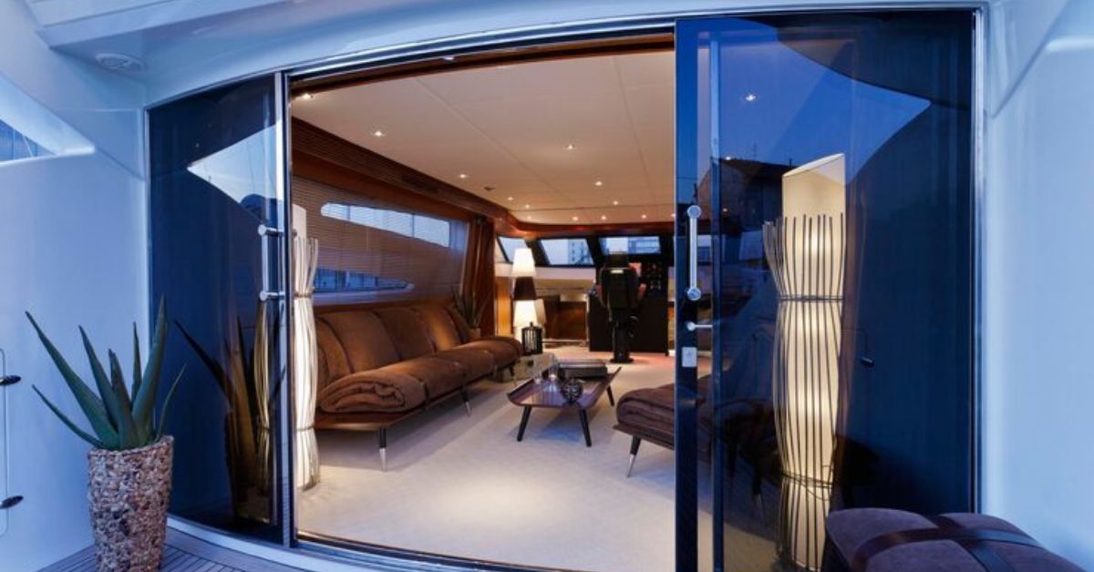 Minimalist Retractable Screen Doors for Modern Homes